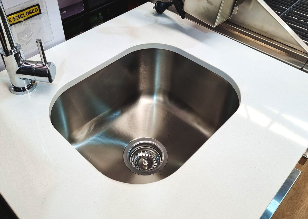 Everdure Neo Black Outdoor Kitchen with Corner Cupboard and Storage (O ...